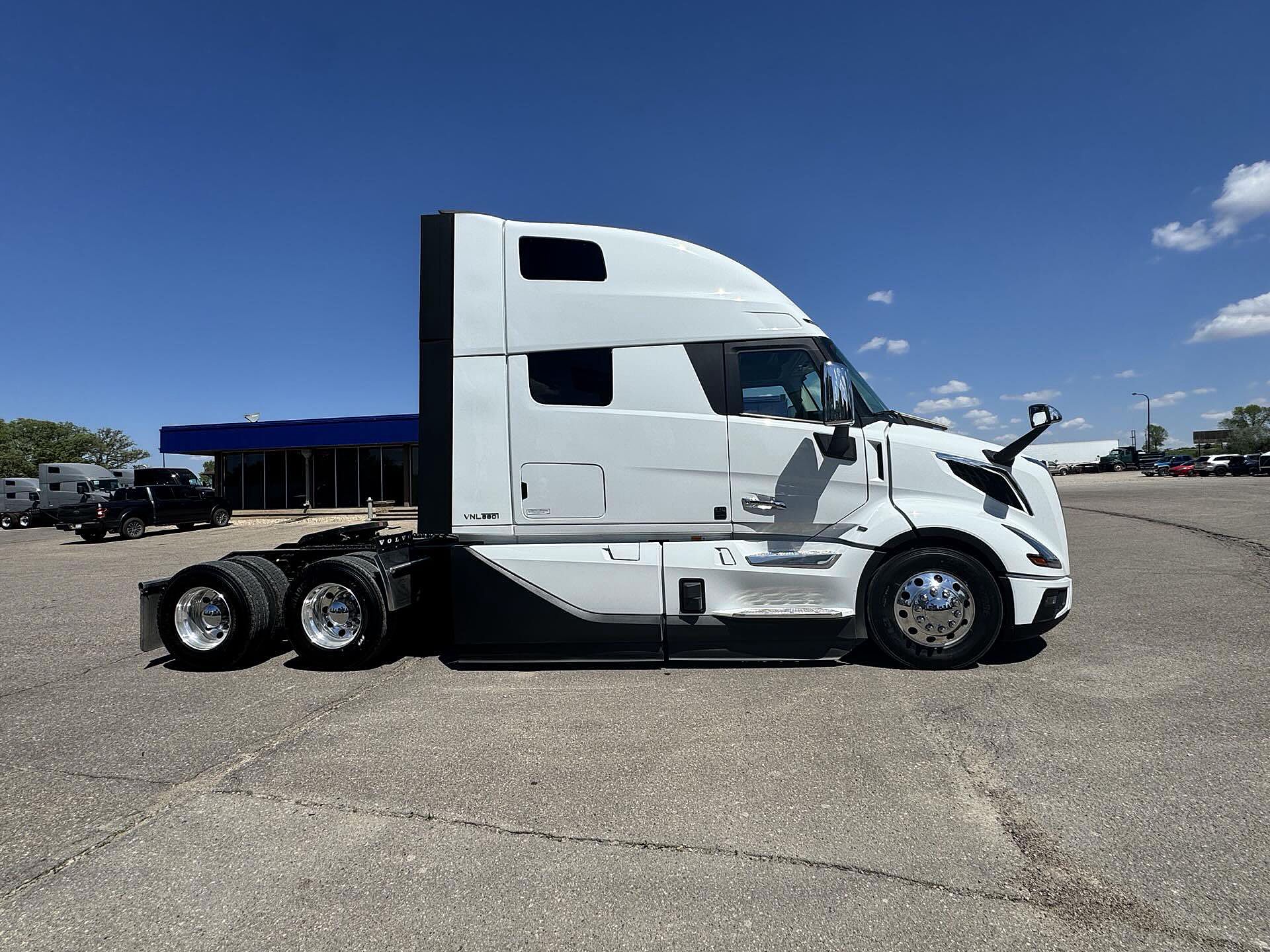 2026 Volvo VNL 860 For Sale | 74" Sleeper | #68280