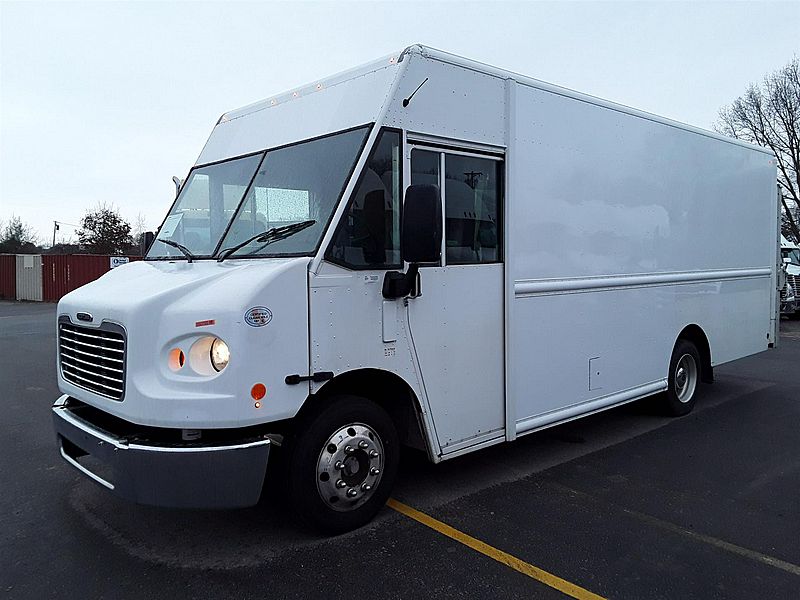 2017 Freightliner MT45 For Sale | 18' Box | #680755