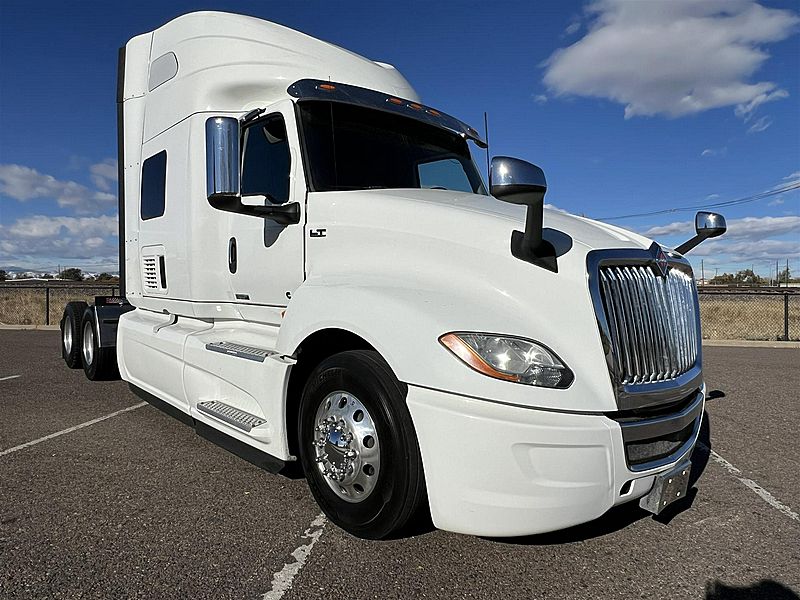 2018 International LT For Sale | 72" Sleeper | # 681102