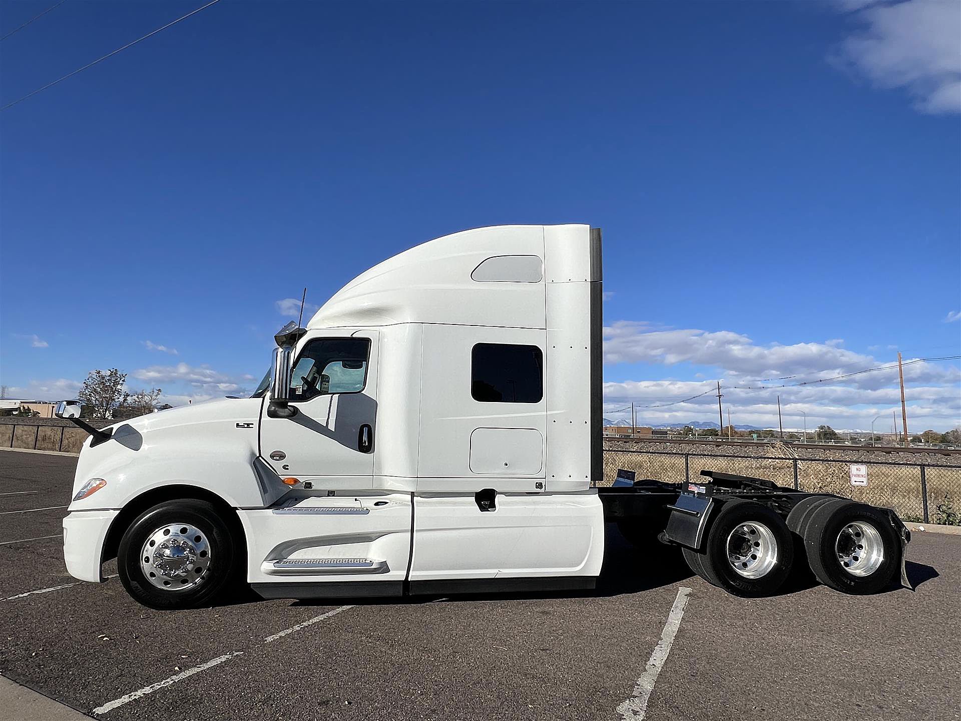 2018 International LT For Sale | 72" Sleeper | # 758018