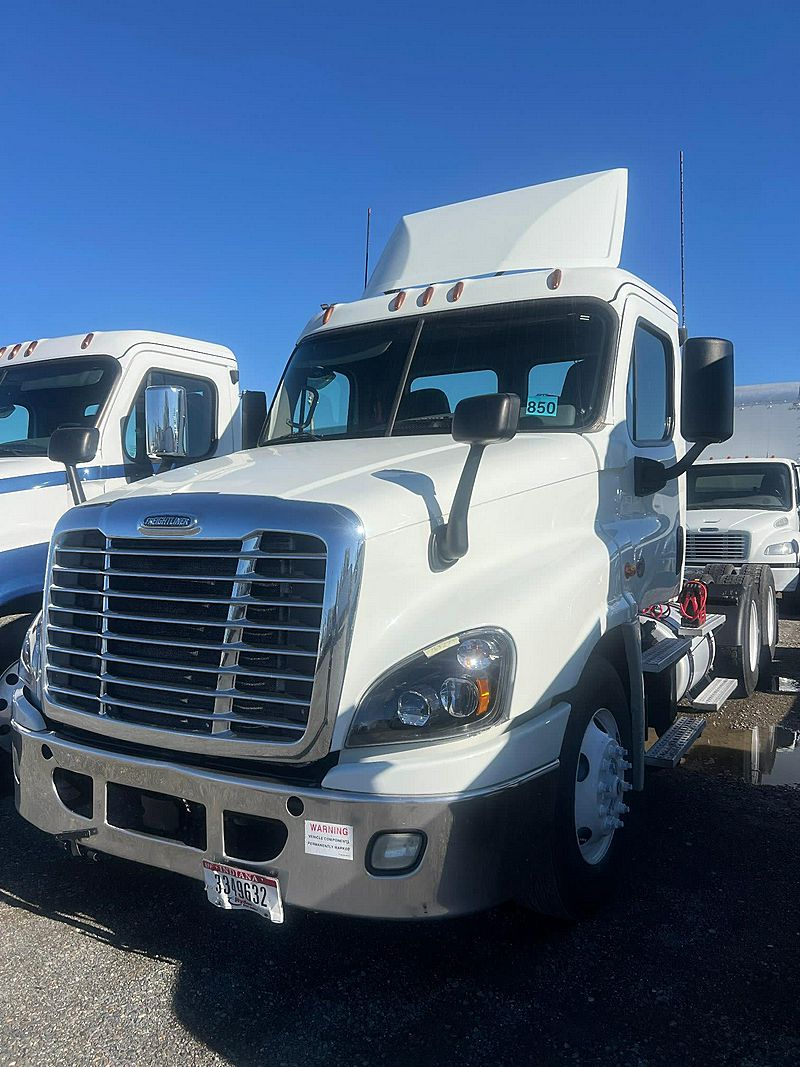2018 Freightliner CASCADIA 125 For Sale | Day Cab | #765271