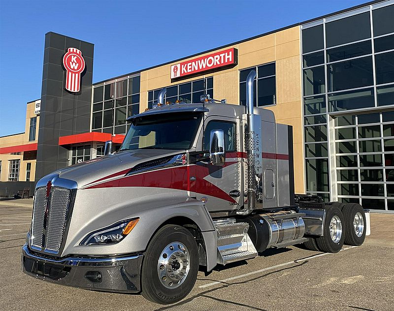Kenworth T680 Sleeper Trucks For Sale in Wisconsin | 1000+ Available