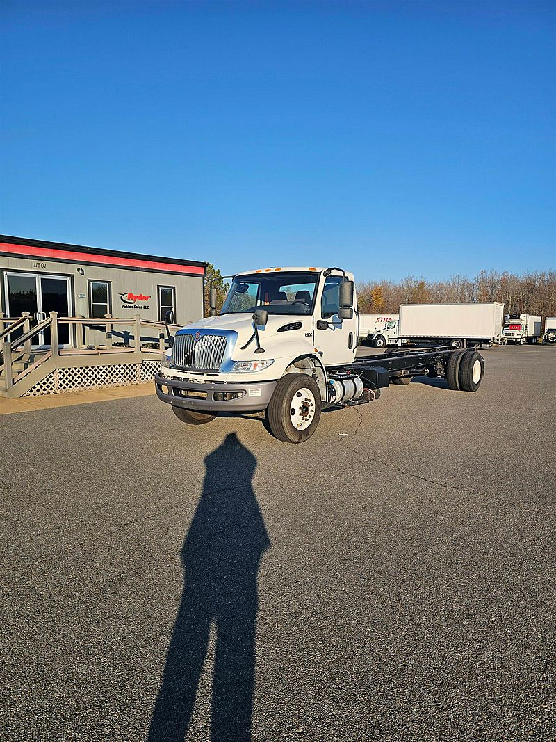 2020 International MV607 For Sale | 28' Box | #284071