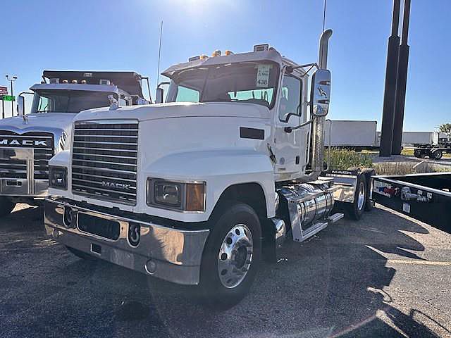 2020 Mack Pinnacle PI64T M778 For Sale | Daycab Sleeper | # CU6281