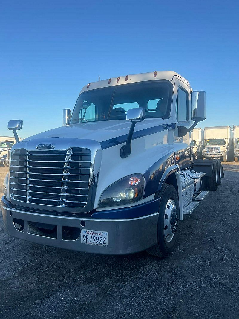 2018 Freightliner CASCADIA 125 For Sale | Day Cab | #685499