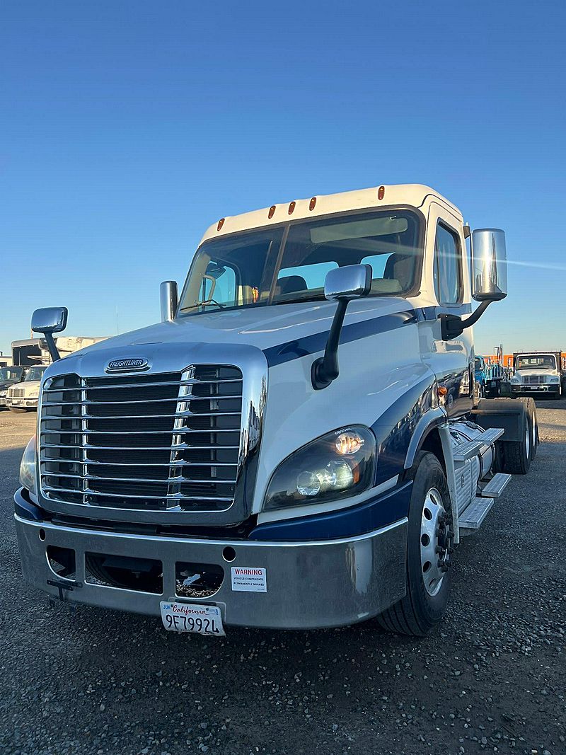 2018 Freightliner CASCADIA 125 For Sale | Day Cab | #685502