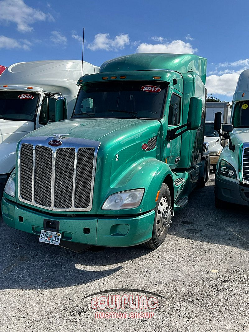 2017 Peterbilt 579 For Sale | 60" Sleeper | #CRTS369685