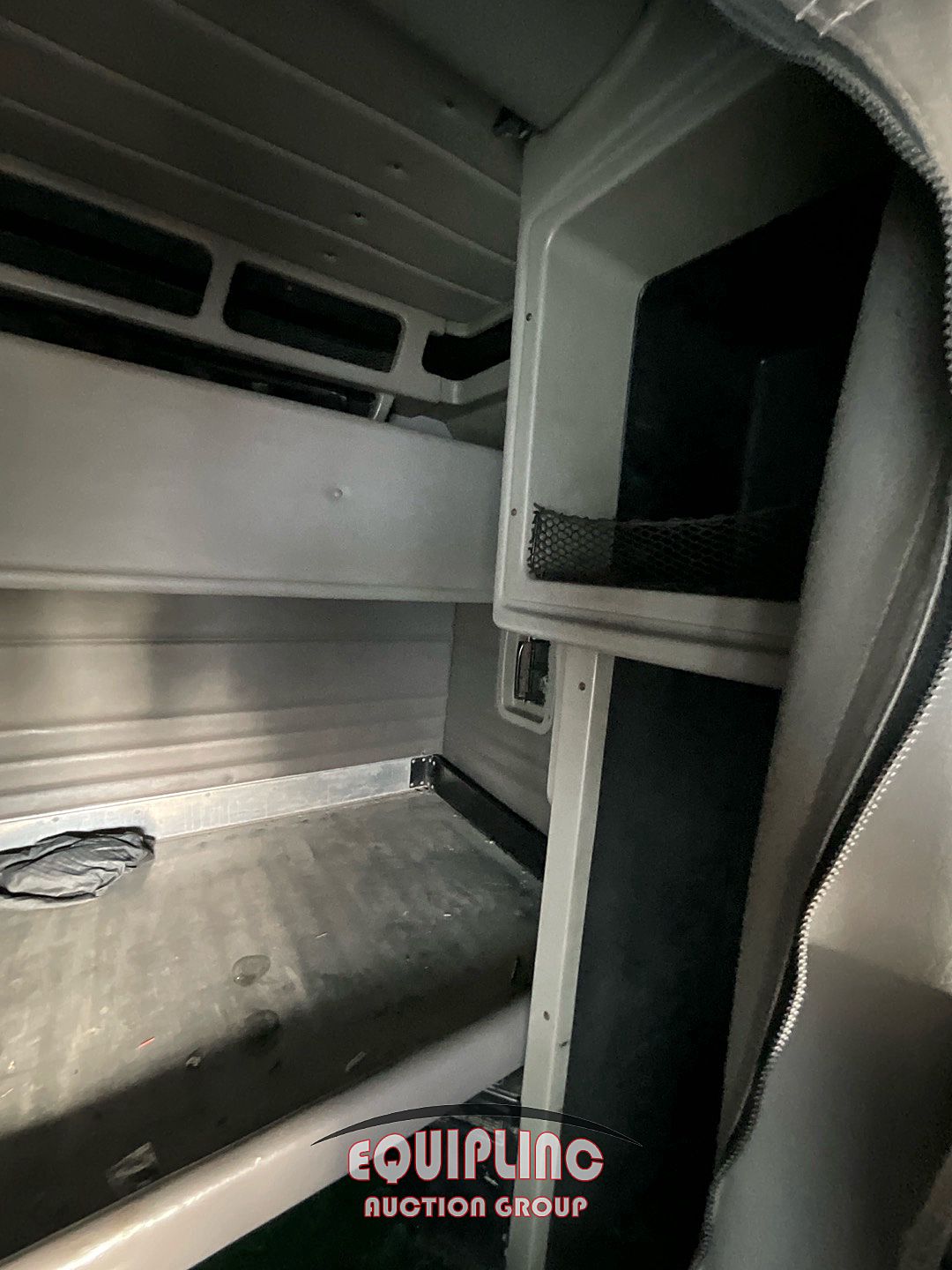 2007 Peterbilt 379 For Sale | MIDROOF Sleeper | #CRTS665619