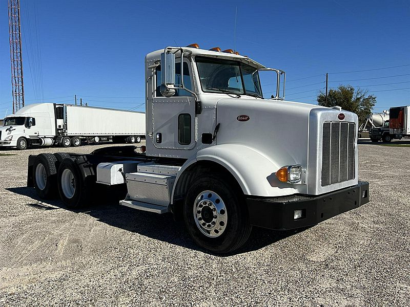 2013 Peterbilt 365 For Sale | Day Cab | #210239