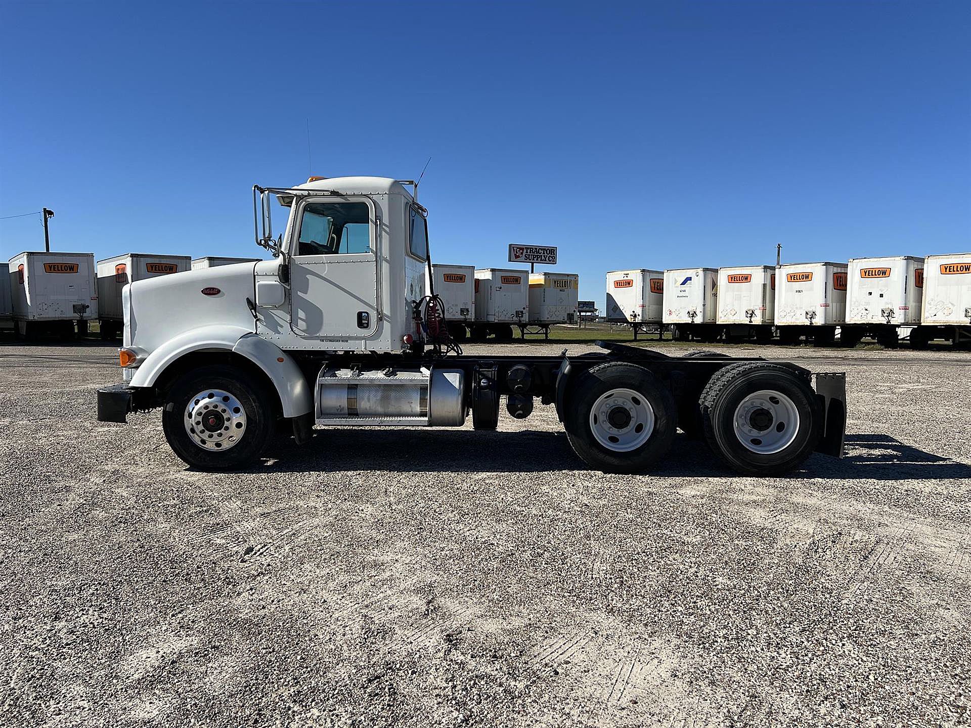 2013 Peterbilt 365 For Sale | Day Cab | #210239