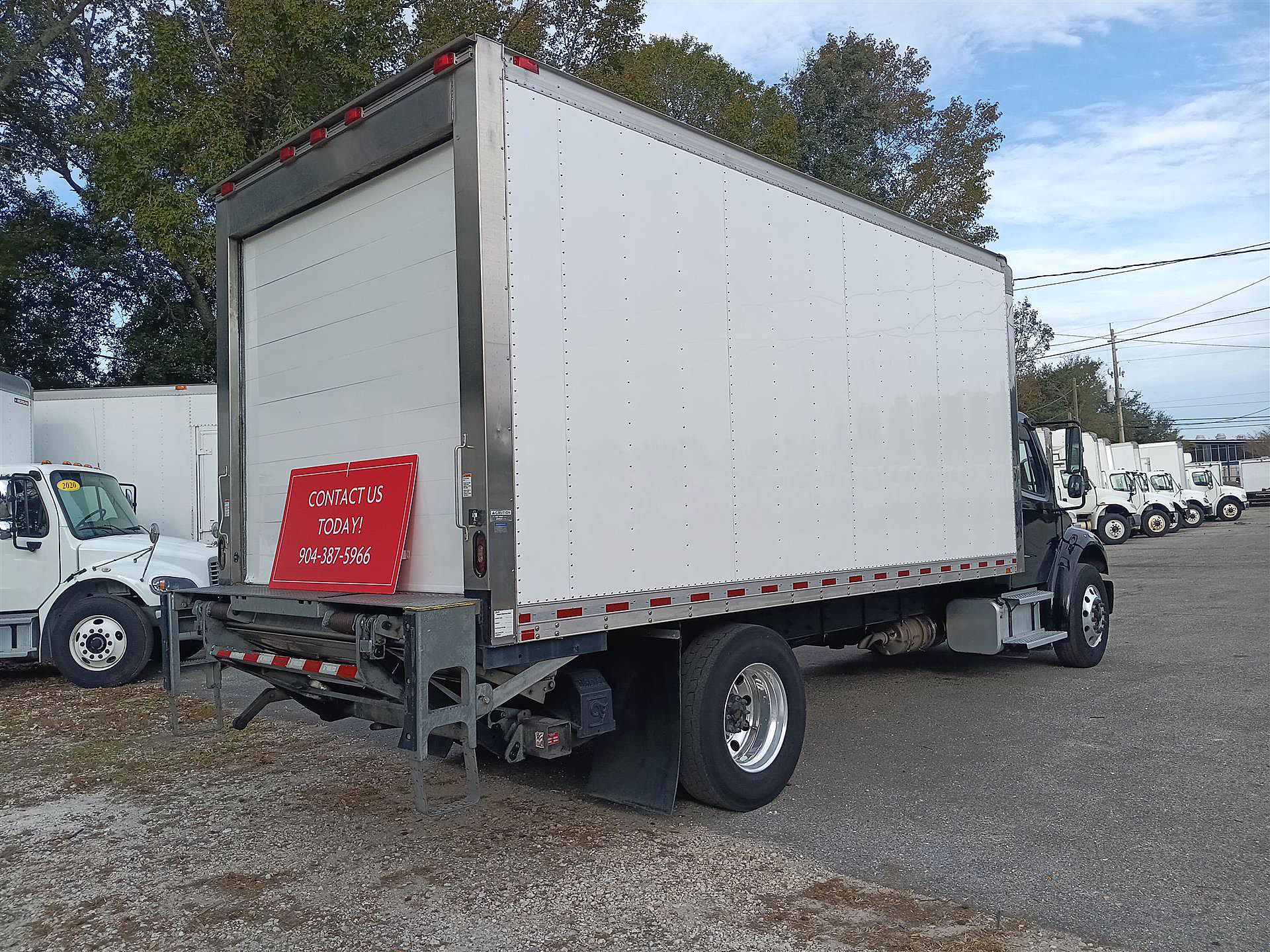 2001 Freightliner FL112 For Sale | 18' Box | #789991
