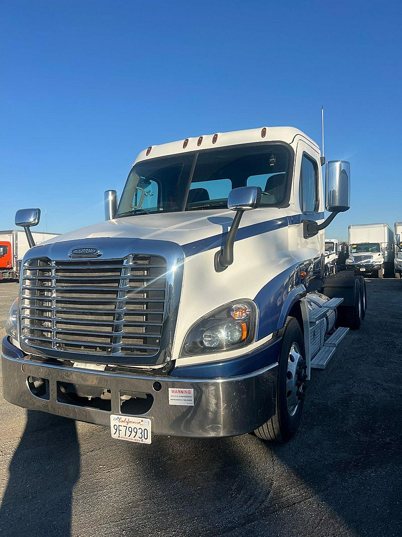 2018 Freightliner CASCADIA 125 For Sale | Day Cab | #685512