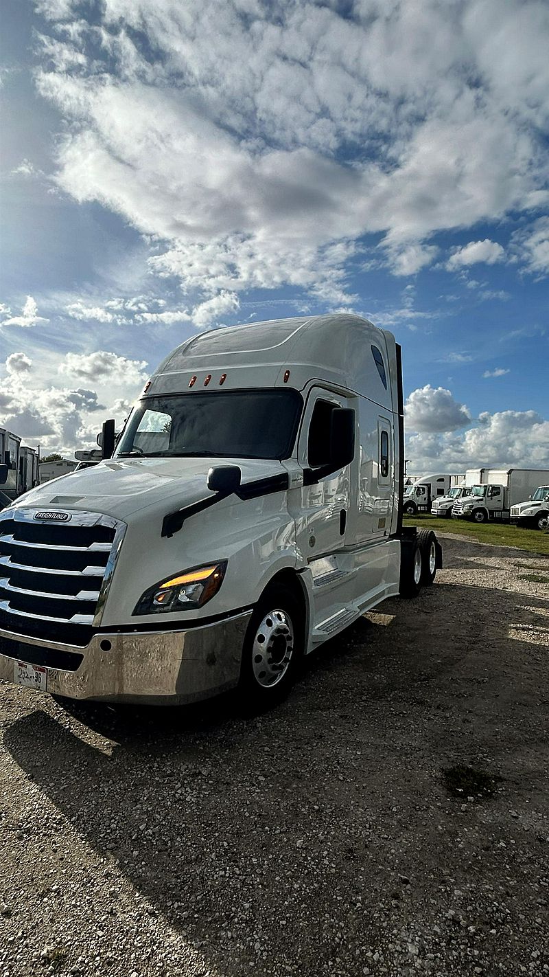 2020 Freightliner NEW CASCADIA PX12664 For Sale | 72" Sleeper | #272859