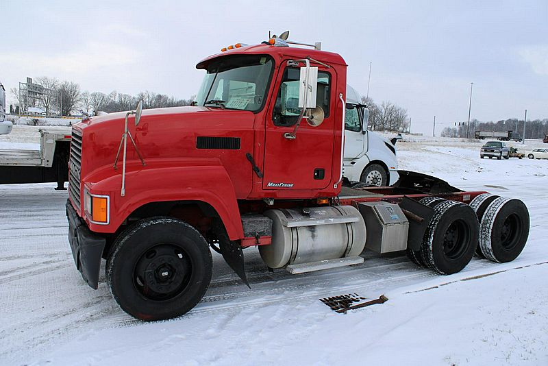 2007 Mack Pinnacle CH613 For Sale | Day Cab | # 10008