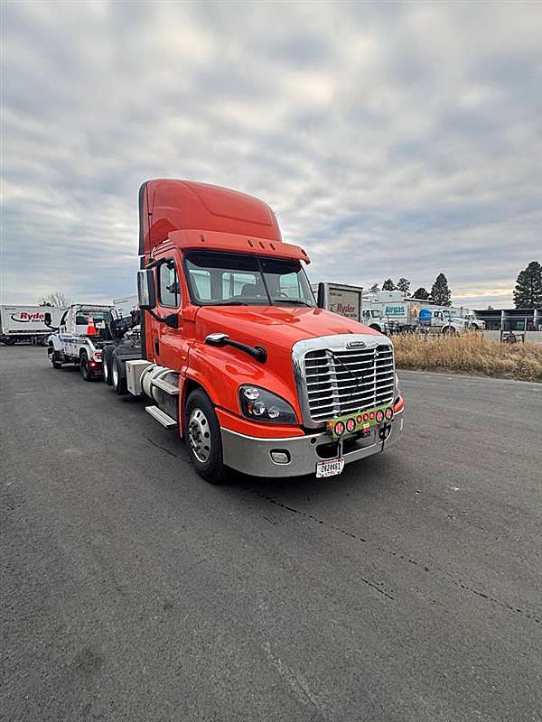2018 Freightliner CASCADIA 125 For Sale | Day Cab | #756116