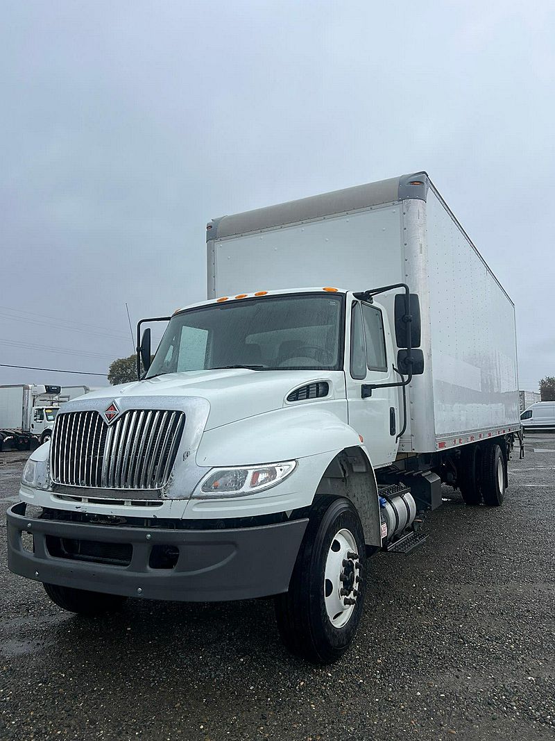 2016 International DuraStar 4300 For Sale | 26' Box | # 336904