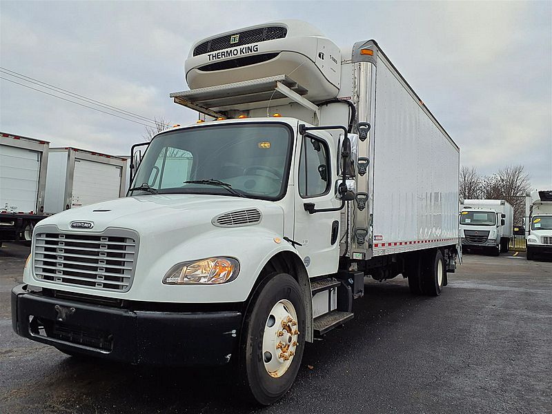 2017 Freightliner M2 106 For Sale | 26' Box | #675956