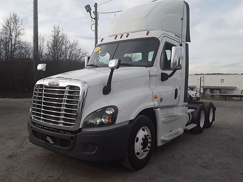 2018 Freightliner CASCADIA 125 For Sale | Day Cab | #772933