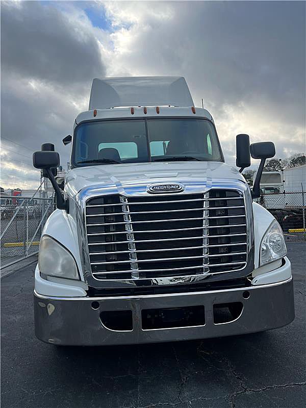2018 Freightliner CASCADIA 125 For Sale | Day Cab | #685194