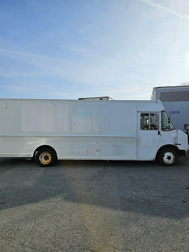 2015 Freightliner MT45 For Sale | 20' Box | #328600