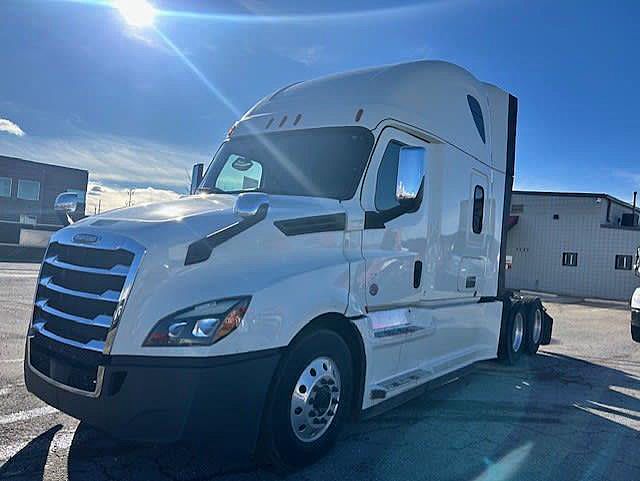 2020 Freightliner Cascadia Sleeper Trucks For Sale | 1000+ Available