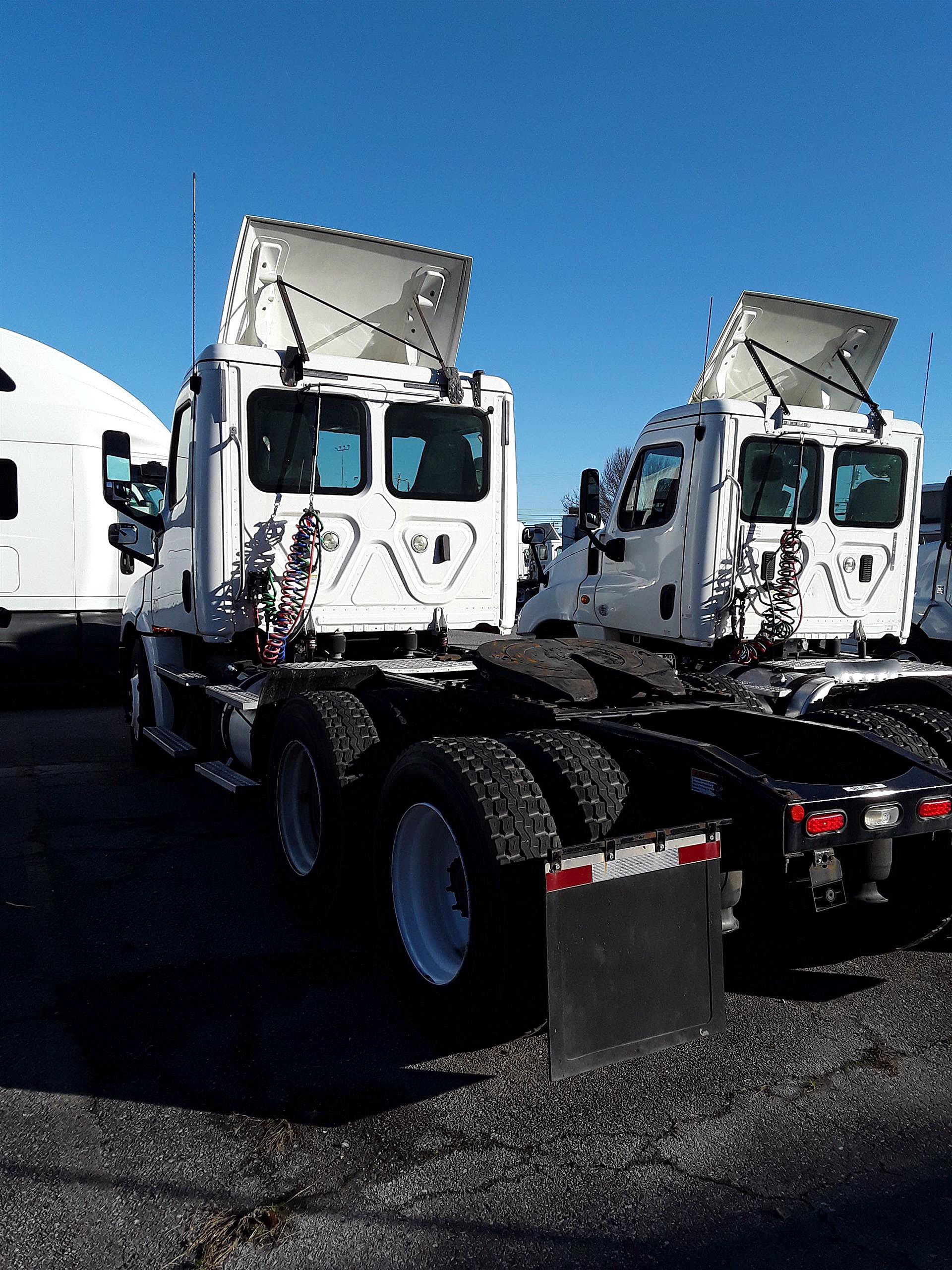 1998 Freightliner 4700 For Sale | Day Cab | #587389