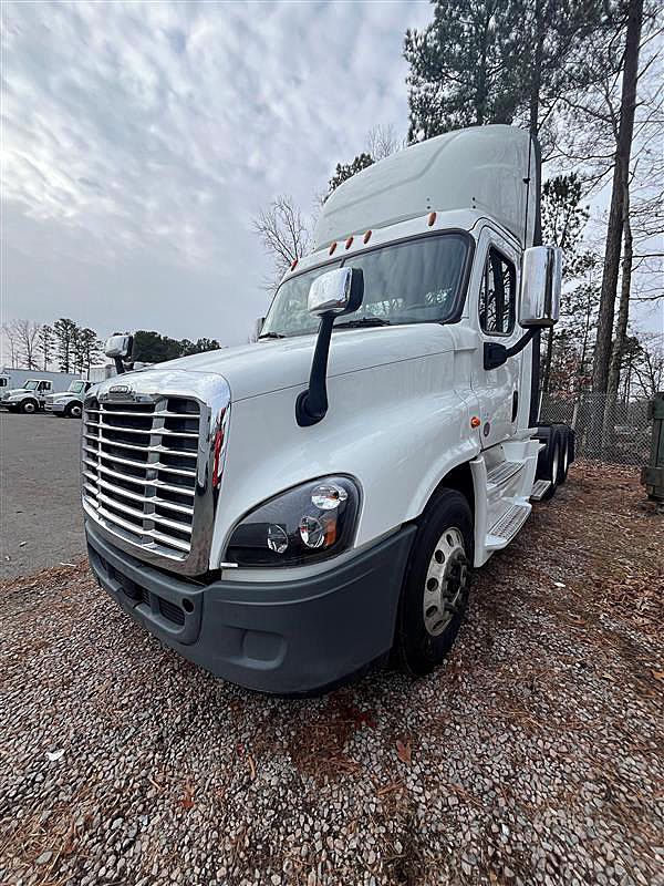 2018 Freightliner CASCADIA 125 For Sale | Day Cab | #765952