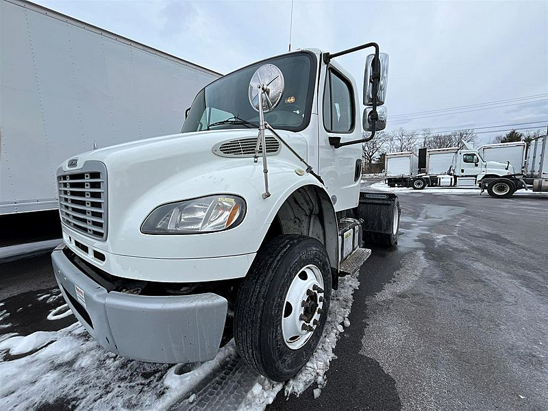 2015 Freightliner M2 106 For Sale | Day Cab | #325294