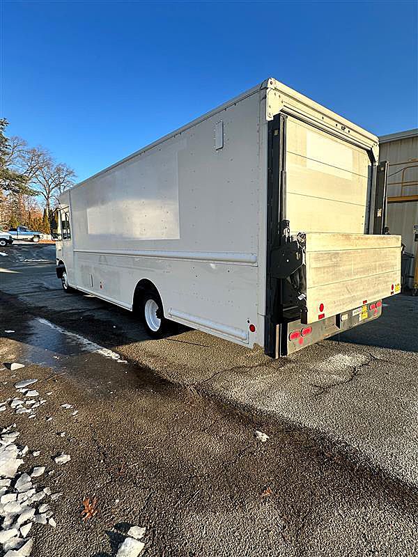 2018 Freightliner MT45 For Sale | 20' Box | #684945