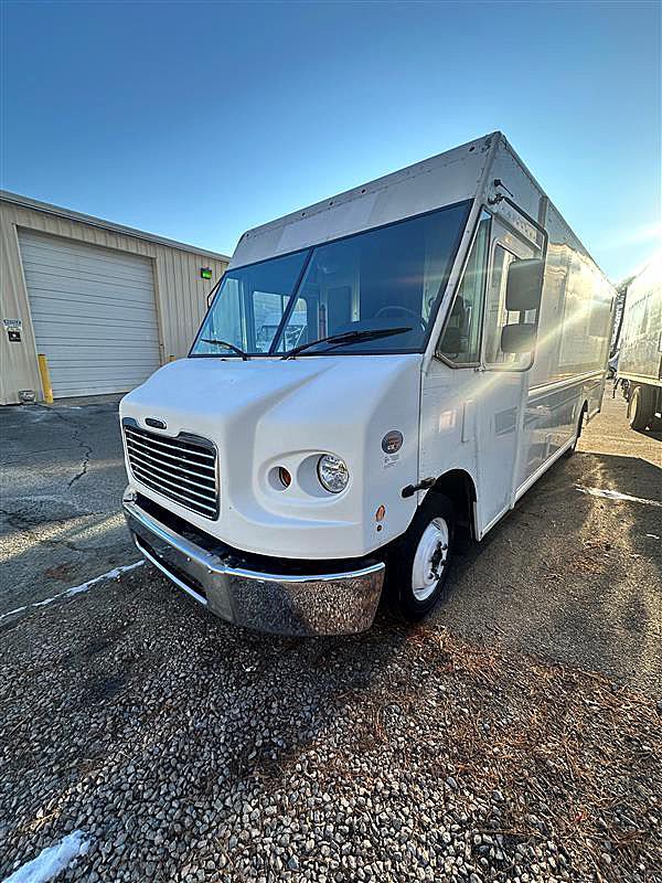 2018 Freightliner MT45 For Sale | 20' Box | #684942