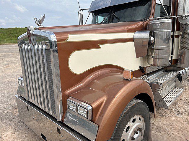 2019 Kenworth W900 For Sale | 72" Sleeper | #188473