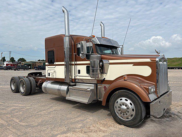 2019 Kenworth W900 For Sale | 72" Sleeper | #188473
