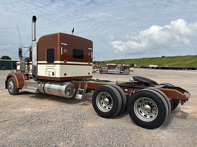 2019 Kenworth W900 For Sale | 72" Sleeper | #188473
