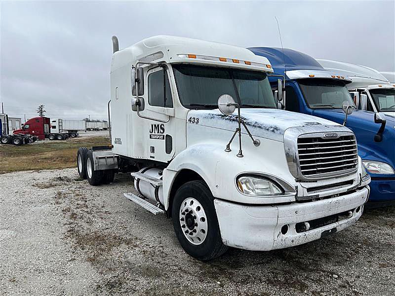 2004 Freightliner Columbia For Sale | 70" Sleeper | #268098