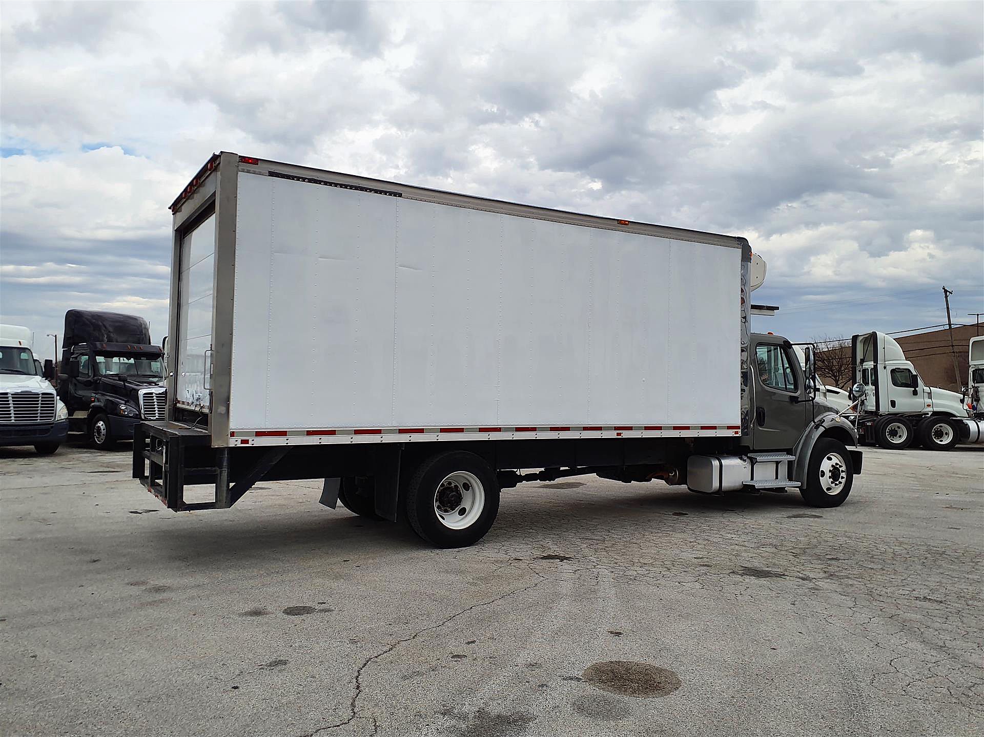 2019 Freightliner M2 106 For Sale | Day Cab | #826540