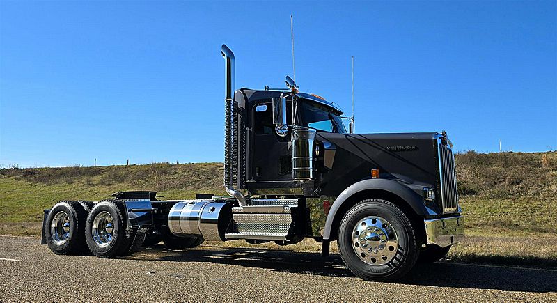 2025 Kenworth W900L For Sale | Day Cab | #0577946