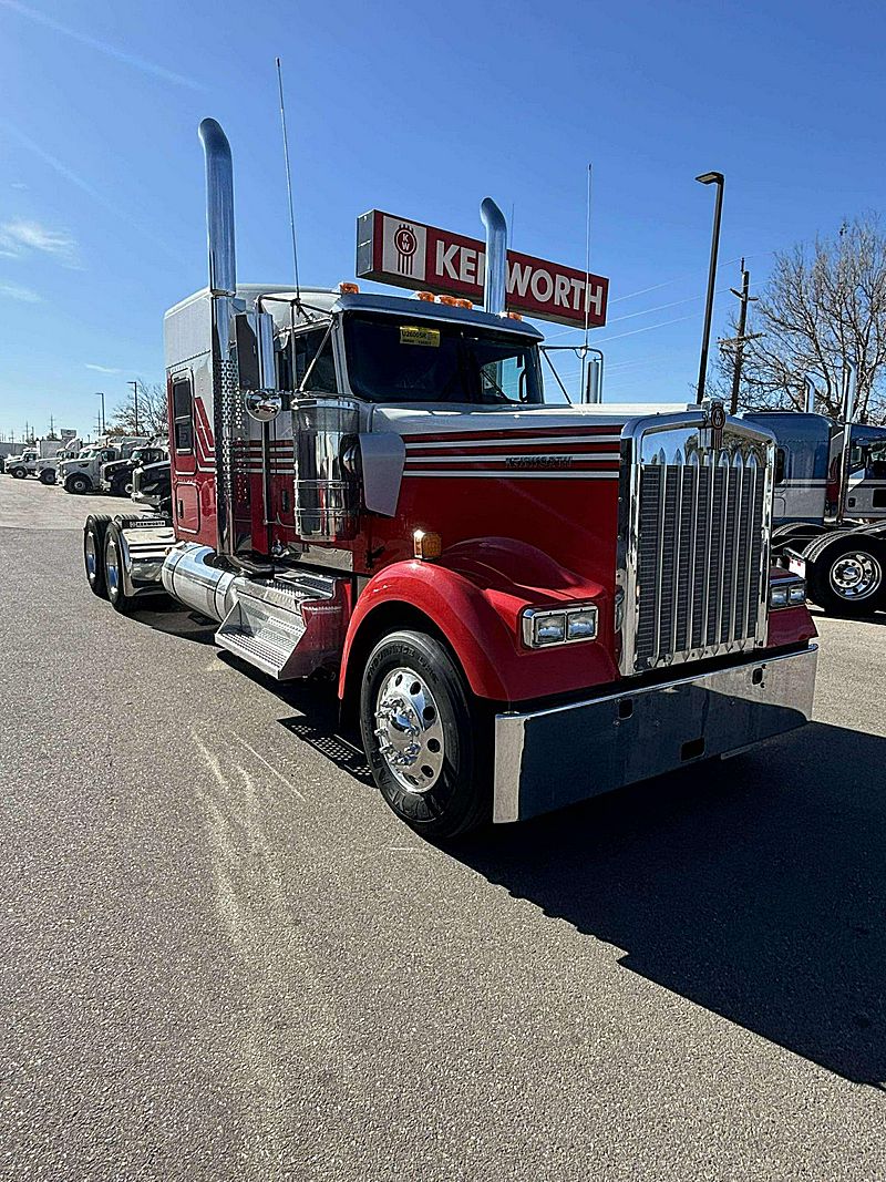 2025 Kenworth W900L For Sale | 72" Sleeper | #0589372