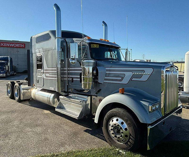 2025 Kenworth W900L For Sale | 86" Sleeper | #0589696