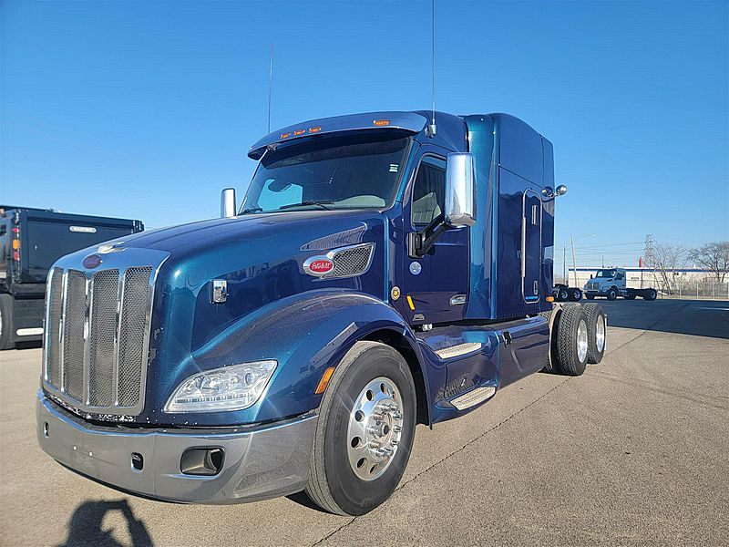 2016 Peterbilt 579 For Sale | 72" Sleeper | #0593482