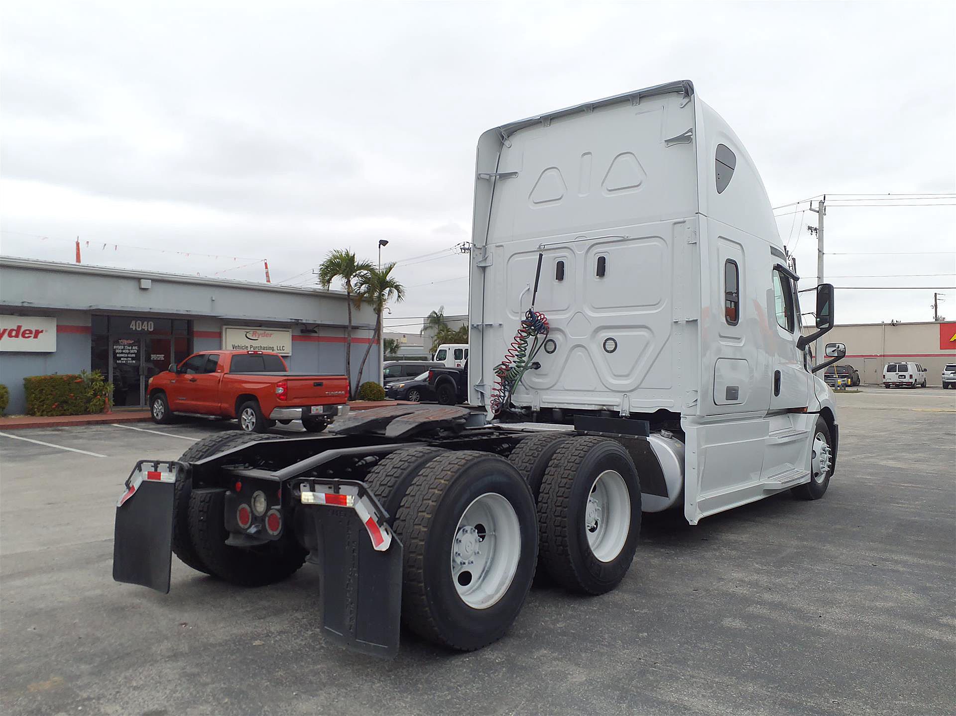 1997 Freightliner 8100 For Sale | 72" Sleeper | #575918