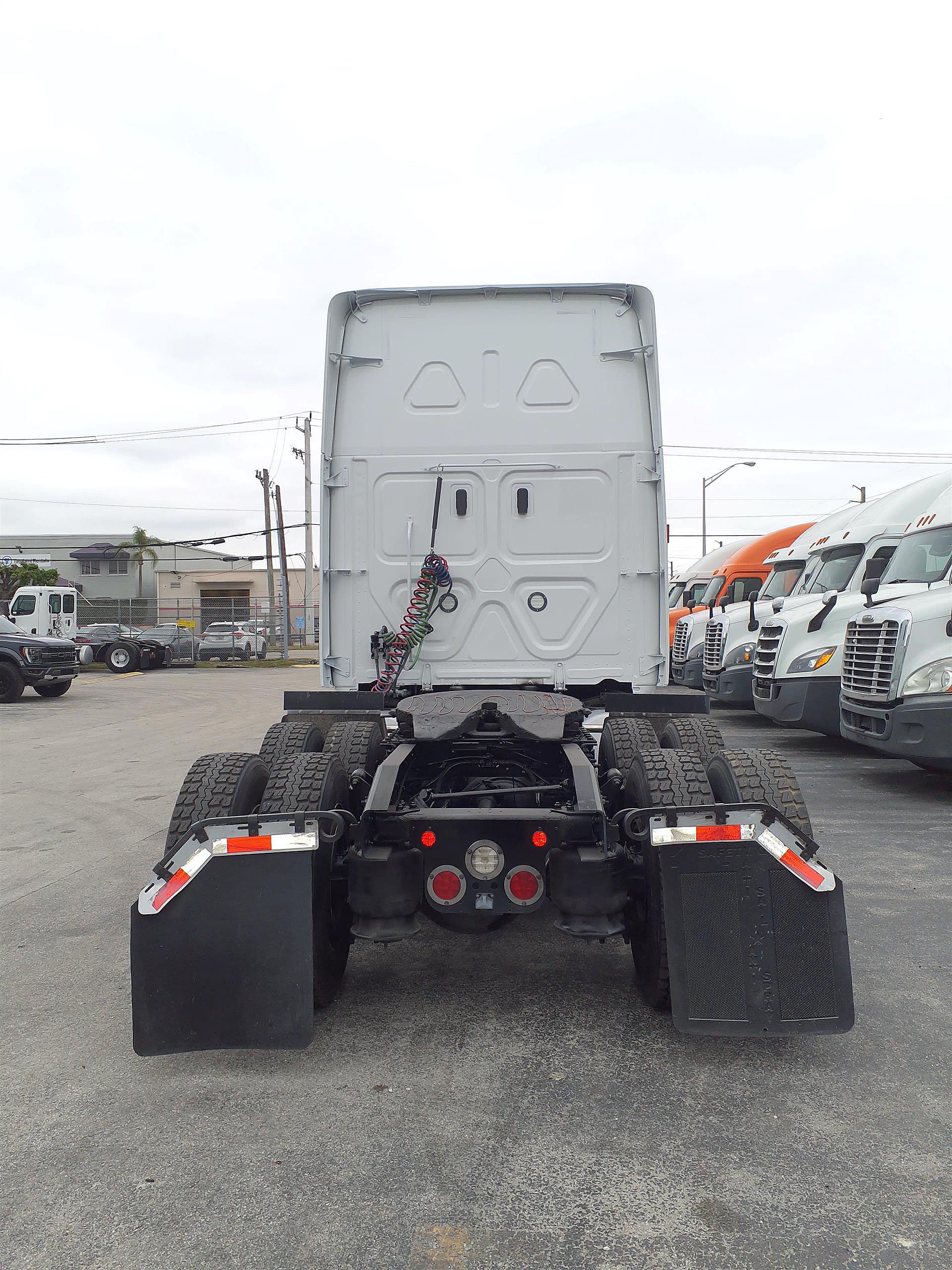 1997 Freightliner 8100 For Sale | 72" Sleeper | #575918