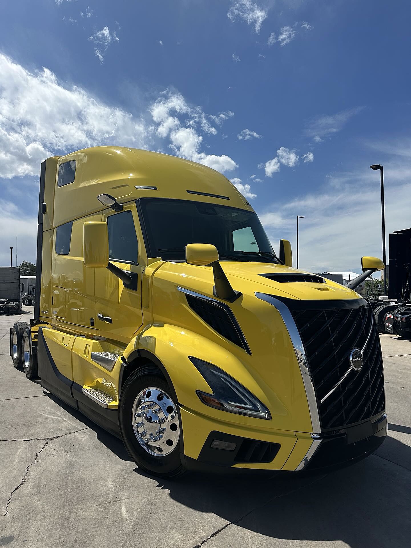 2026 Volvo VNL 860 For Sale | Sleeper Truck | #23VN705701