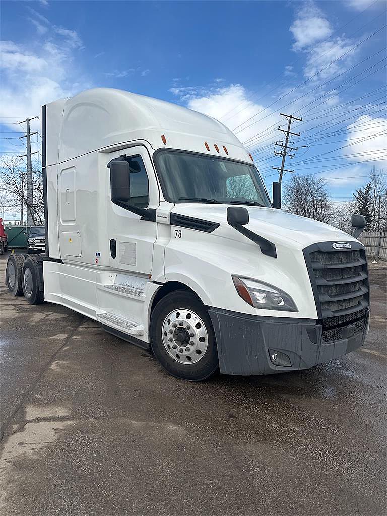 Freightliner PT126SLP - Cascadia Sleeper Trucks For Sale