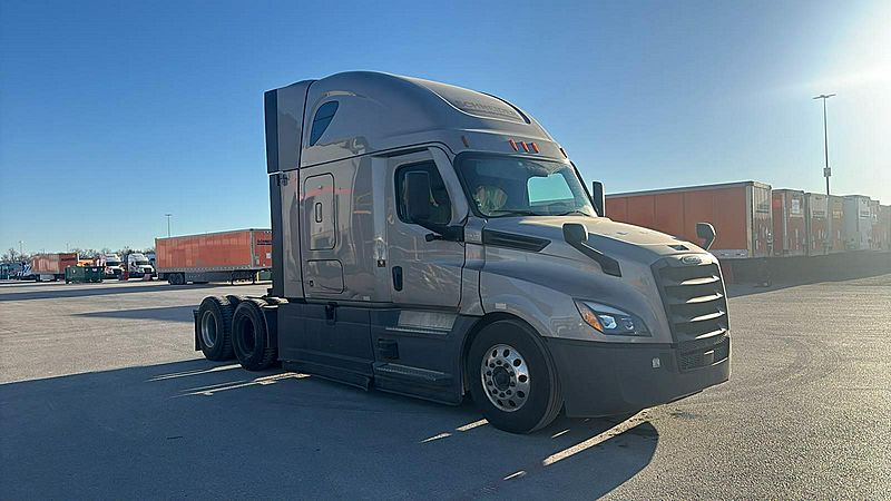 2024 Freightliner Cascadia For Sale | 72" Sleeper | #30695