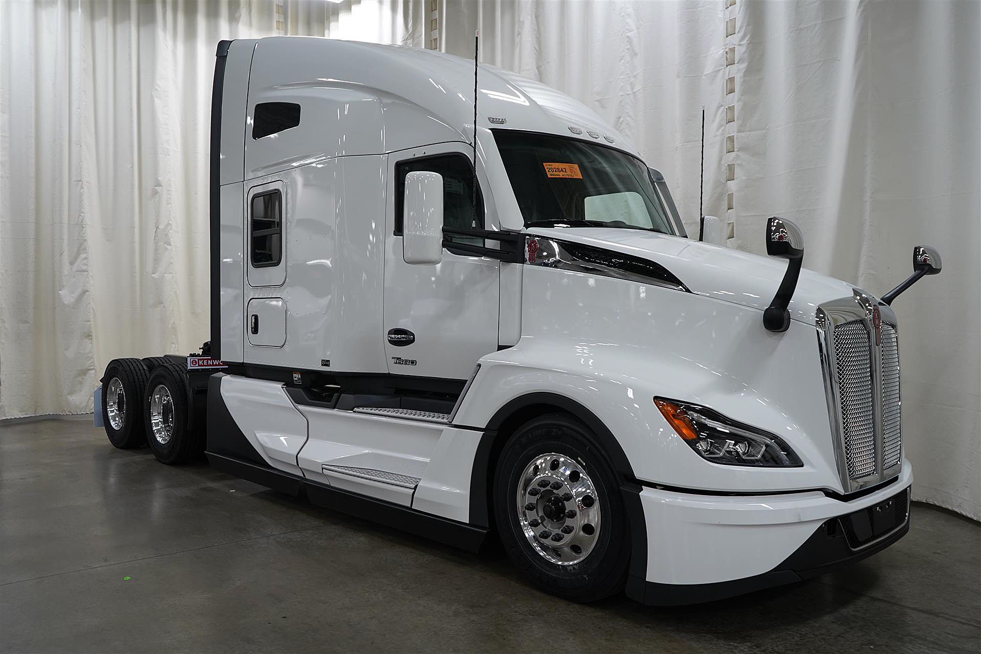 2026 Kenworth T680 For Sale | 76" Sleeper | #0595072