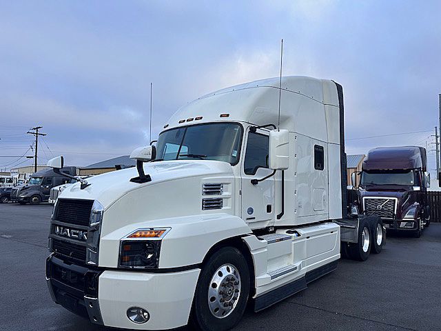 2020 Mack ANTHEM 64T 70 INCH SLEEPER For Sale | 70" Sleeper | #22HU014270