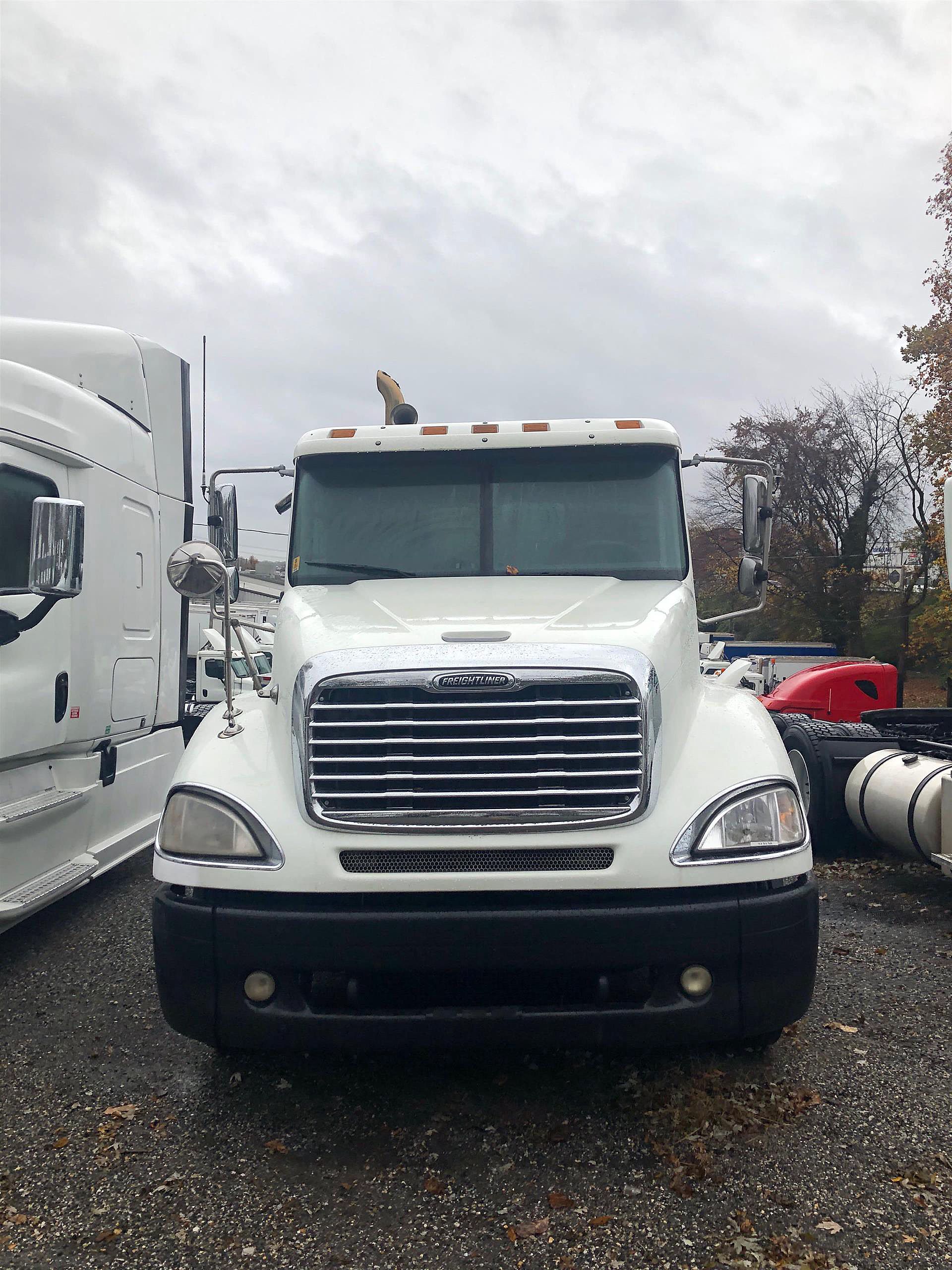 2005 Freightliner Columbia CL120 (TRACTOR) For Sale | Day Cab | #515158