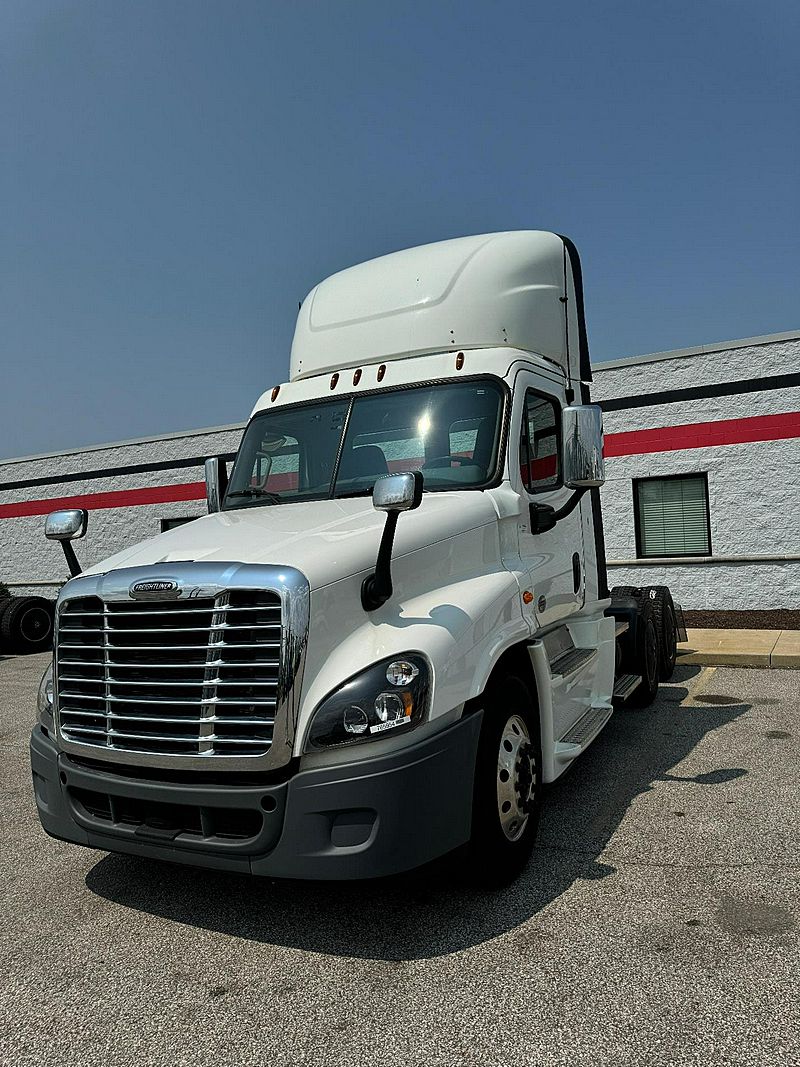 2018 Freightliner CASCADIA 125 For Sale | Day Cab | #765954