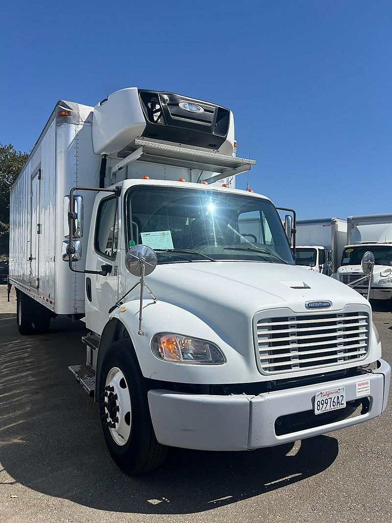 2017 Freightliner M2 106 For Sale | 24' Box | #674055