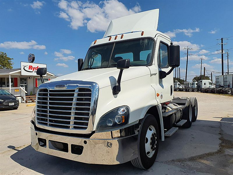 1995 Freightliner 4700 For Sale | Day Cab | #790899